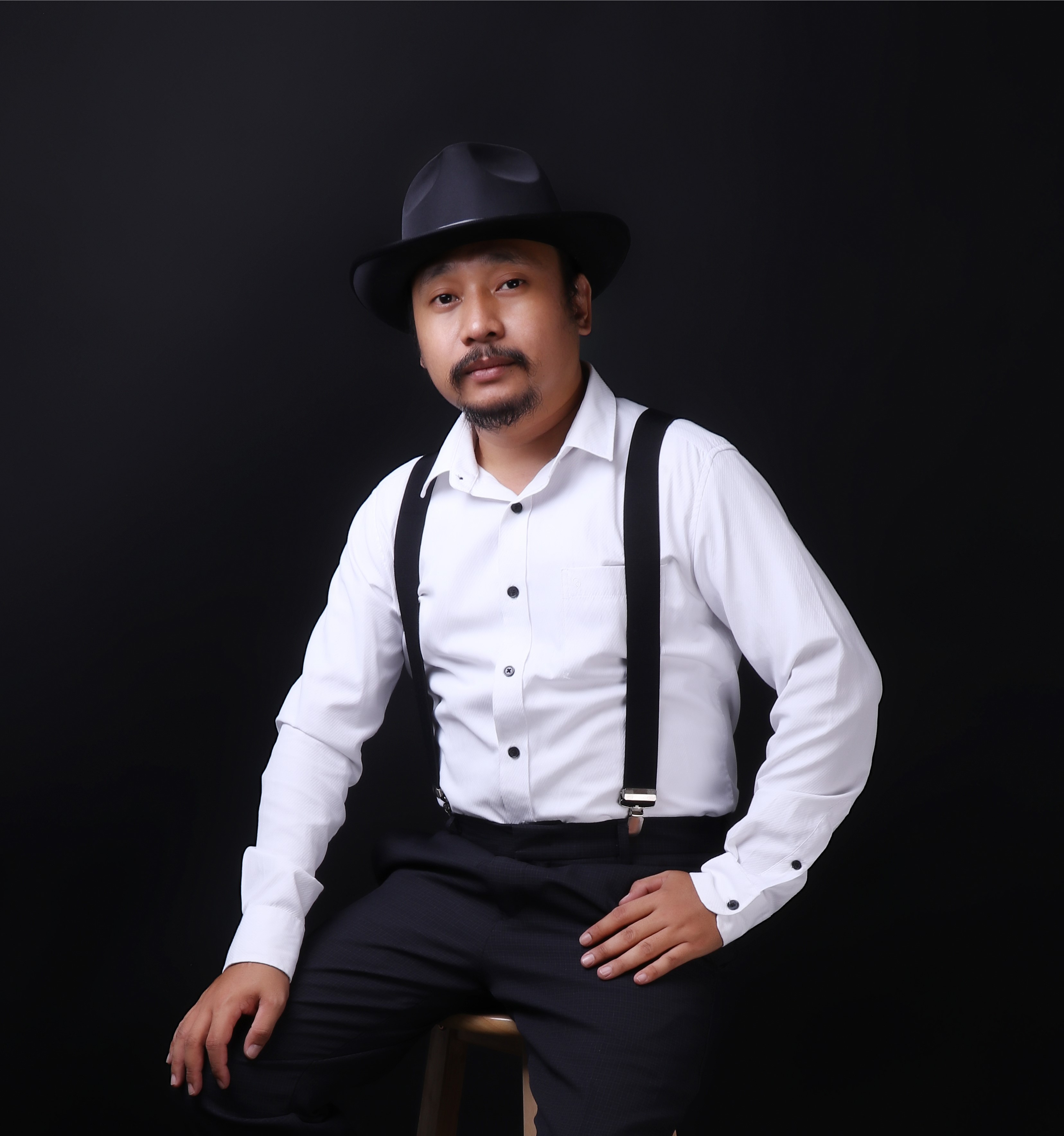 About Us | Team Casa Rustia